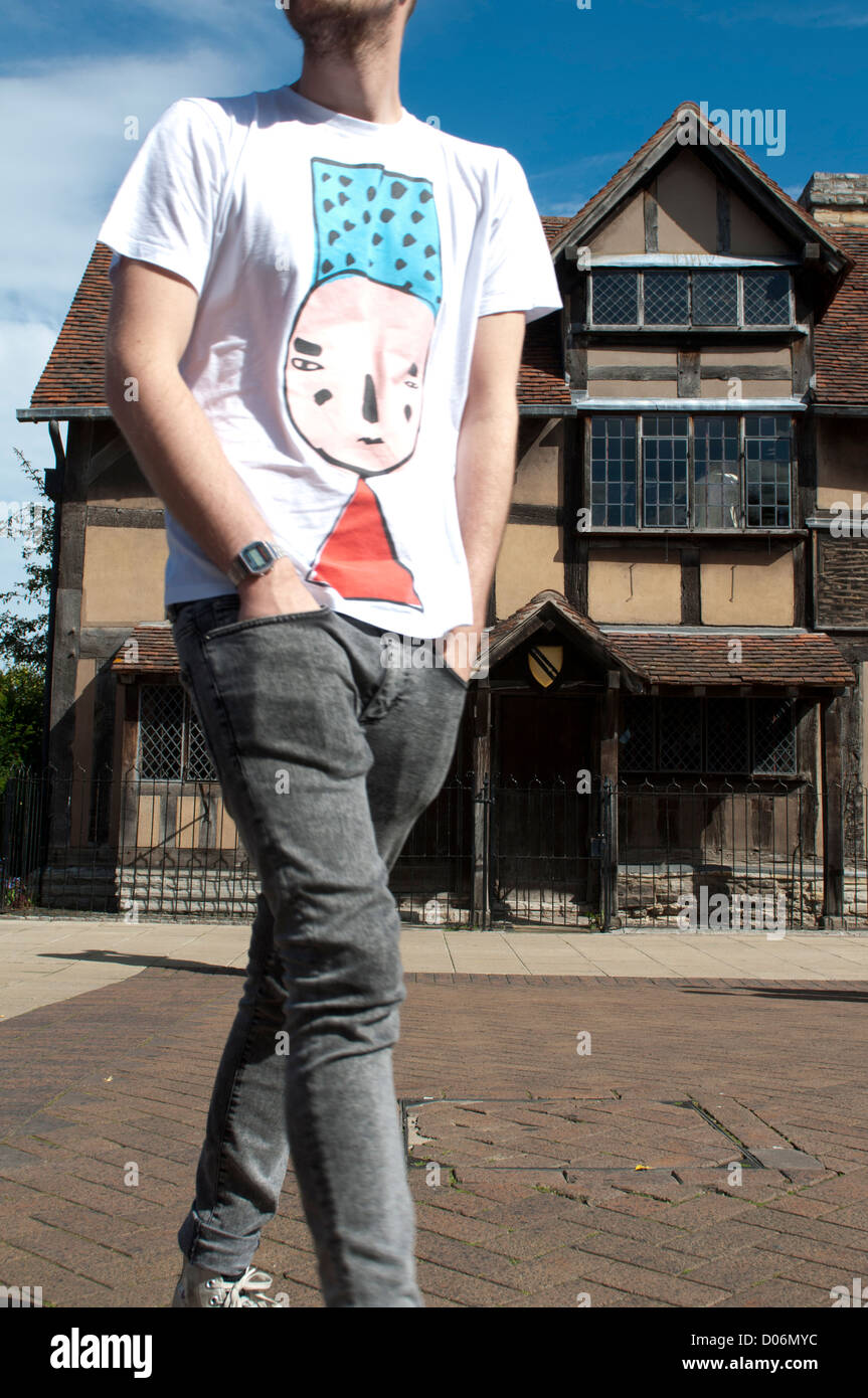 Front view across street hi-res stock photography and images - Alamy