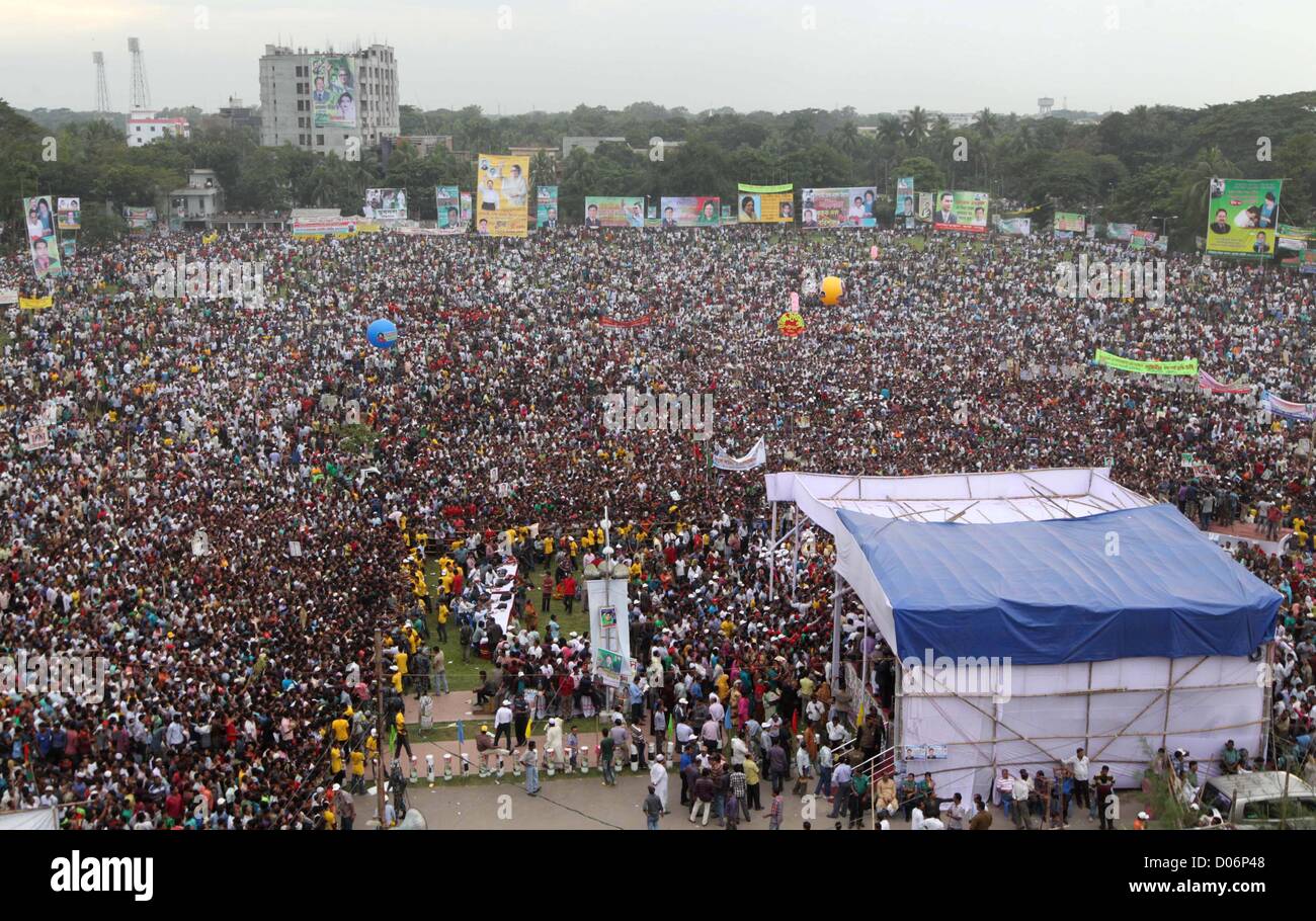 Nov. 19, 2012 - Barisal, Bangladesh - A view over the BNP rally at Bell ...