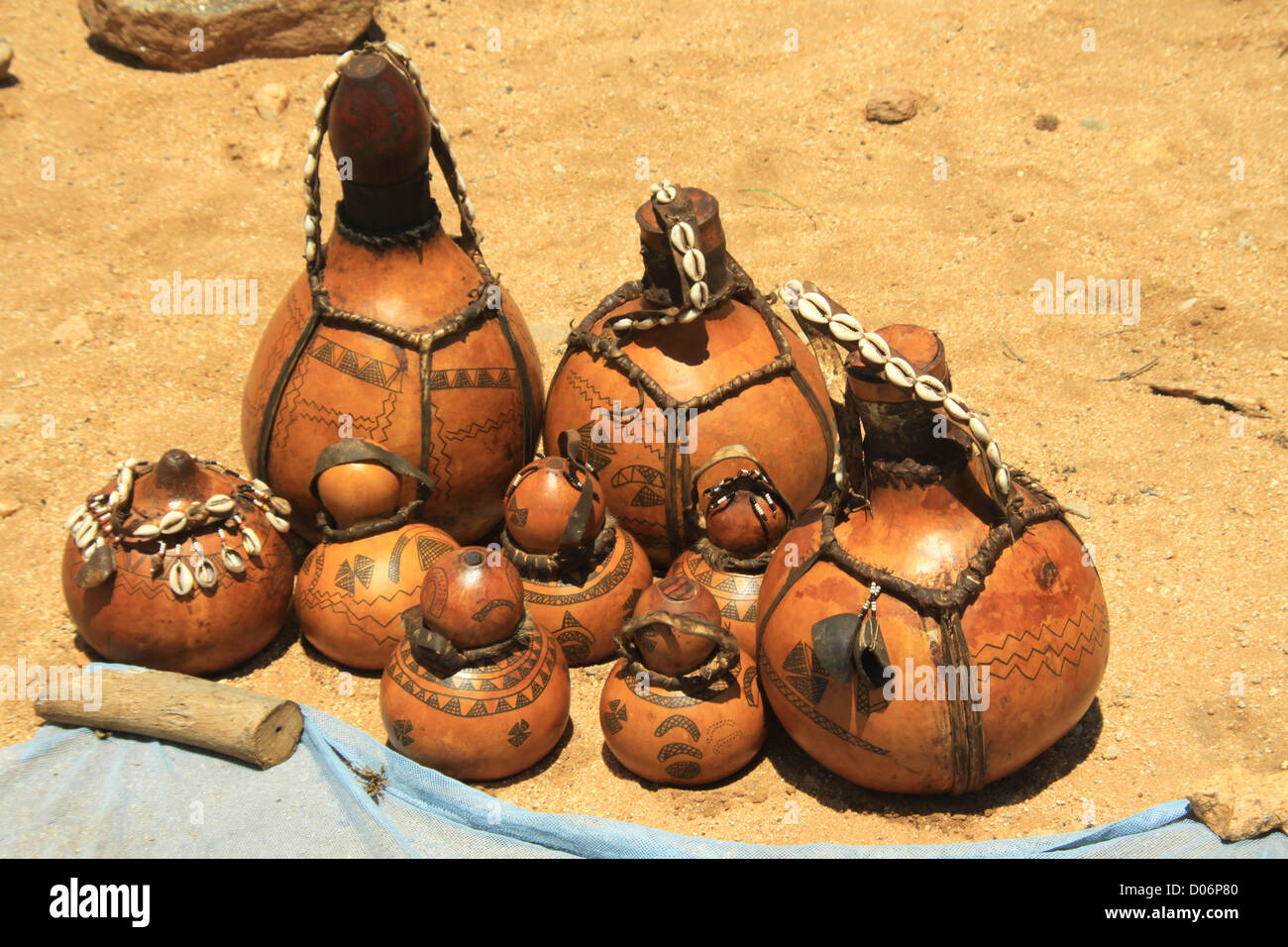 Ethiopian handicraft hi-res stock photography and images - Alamy