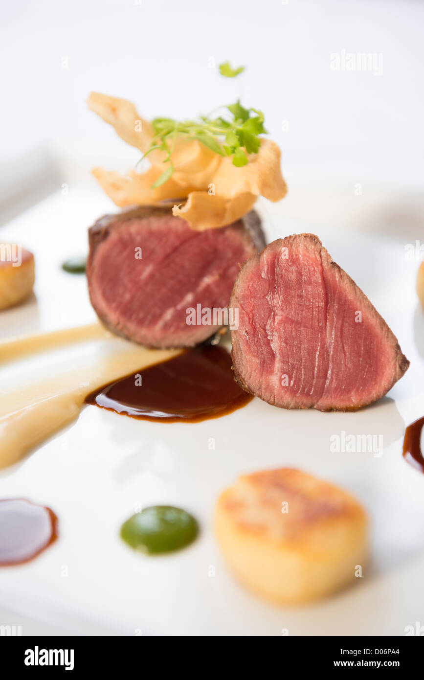 Plated of beef hi-res stock photography and images - Alamy