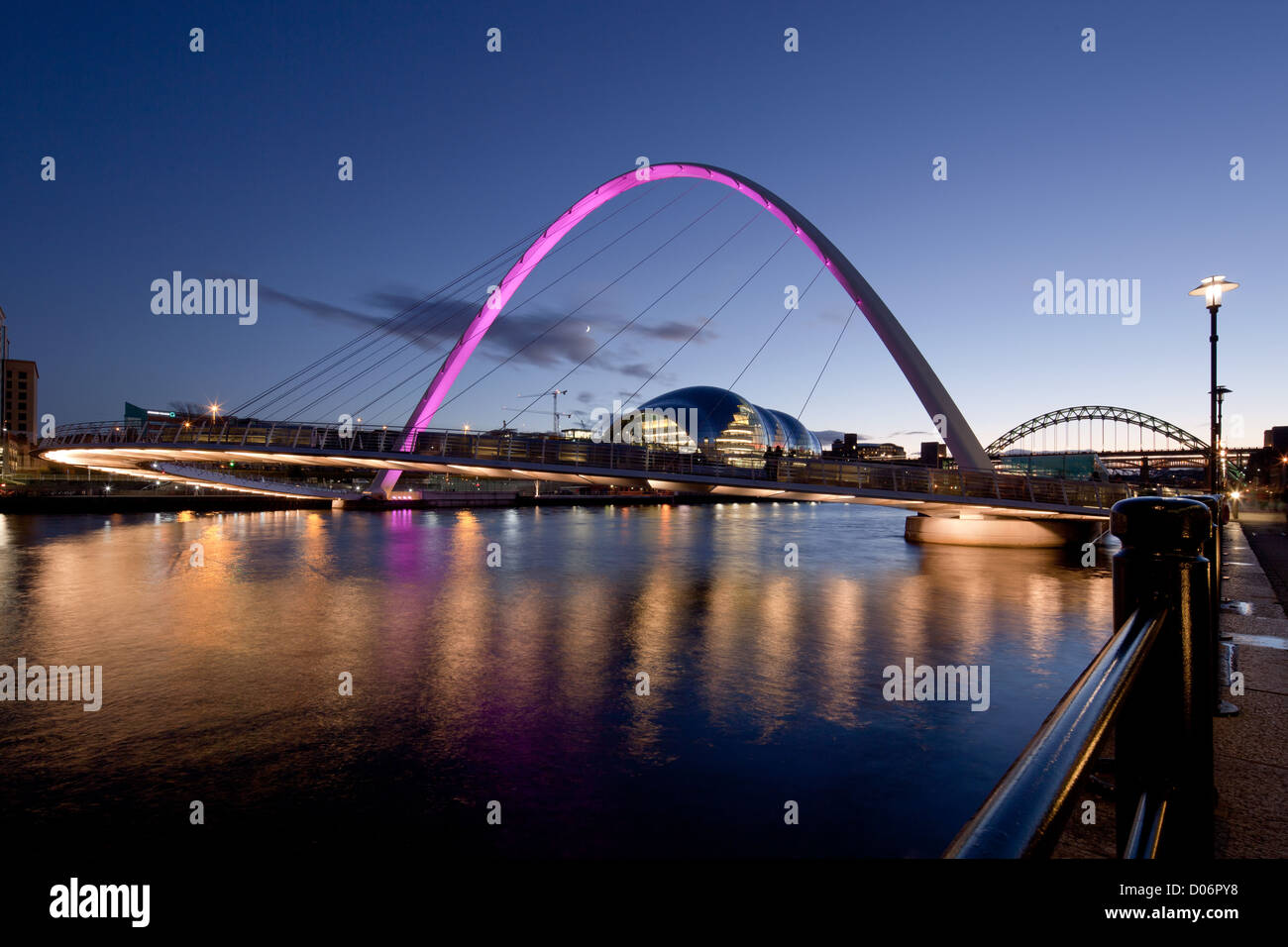 Millenium Bridge Gateshead Stock Photo - Alamy