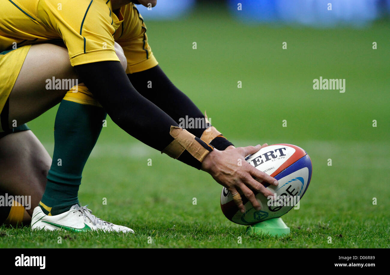 BERRICK BARNES PLACES BALL ENGLAND V AUSTRALIA RU TWICKENHAM MIDDLESEX ...