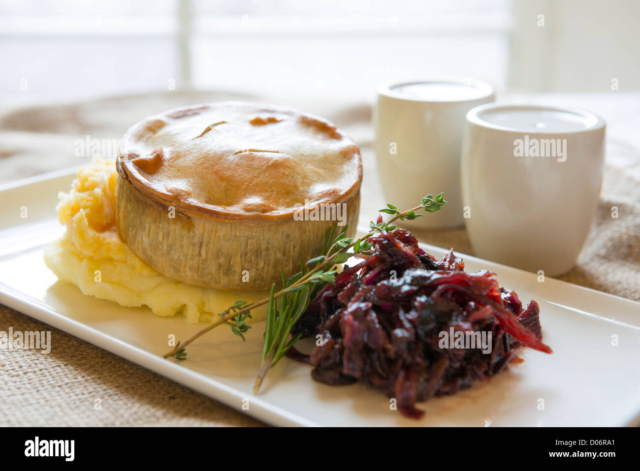 Pie and mash hi-res stock photography and images - Alamy