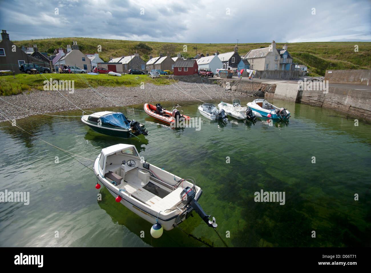 Typical scottish fishing village hi-res stock photography and images ...