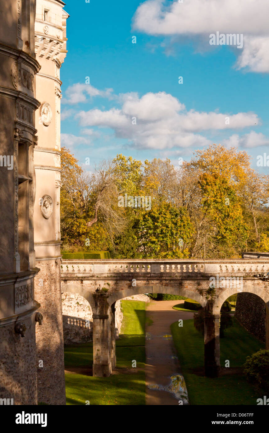 Bridge in the castle grounds hi-res stock photography and images - Alamy