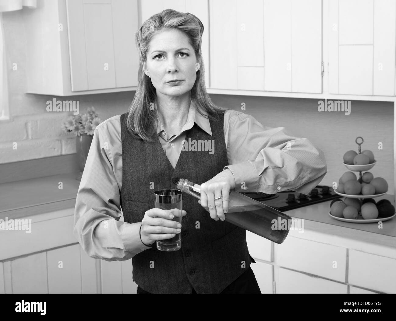 Woman drink alcohol 1950s hi-res stock photography and images - Alamy