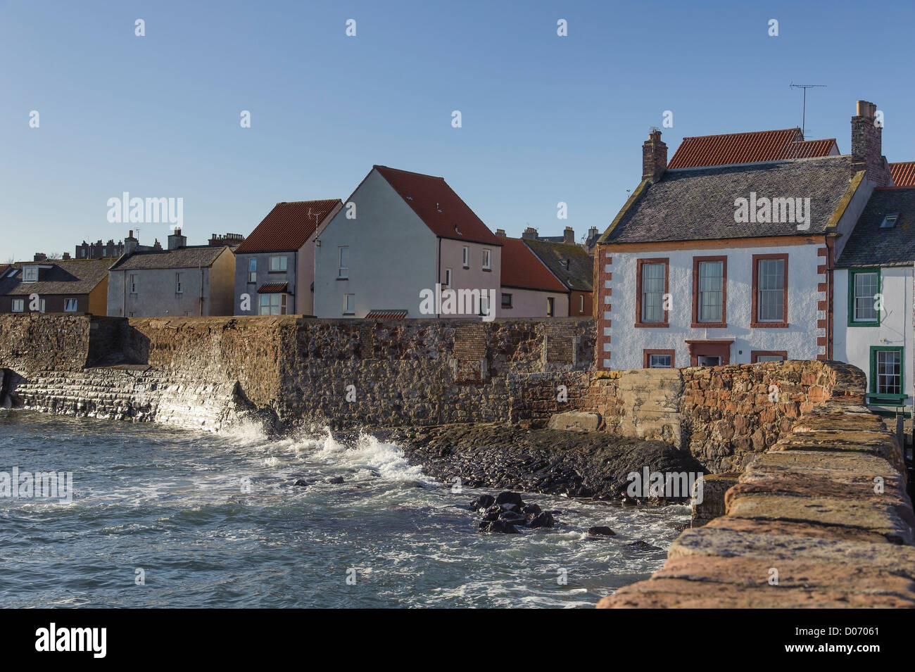 Traditional fishermans cottage hi-res stock photography and images - Alamy