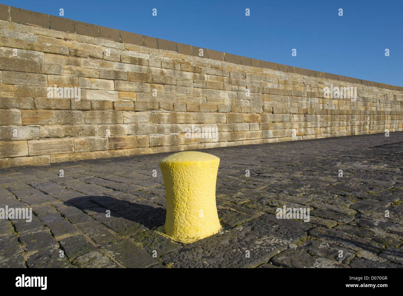 Stone bollard hi-res stock photography and images - Alamy