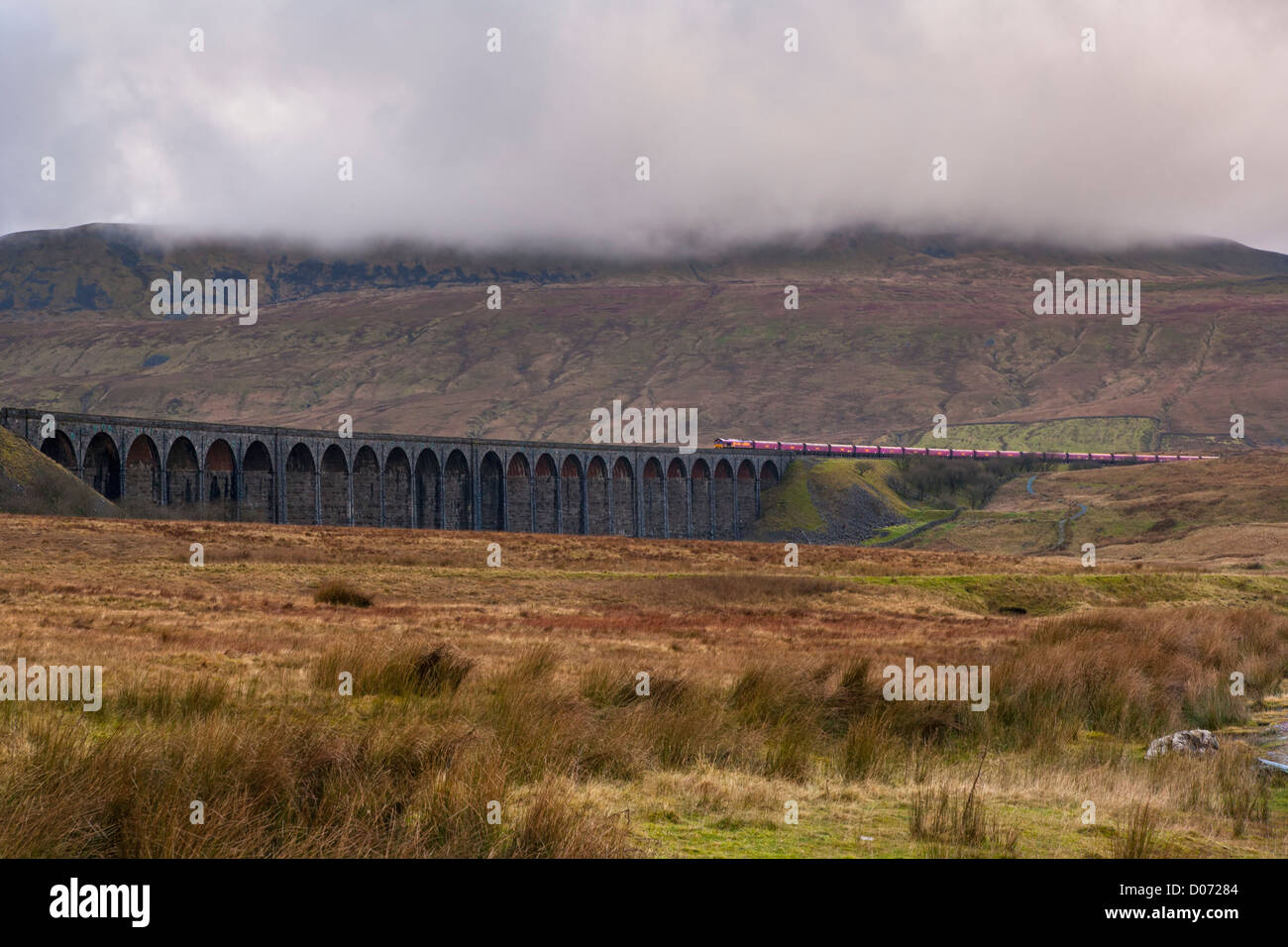 Diesel Train on the Ribblehead Viaduct Stock Photo - Alamy