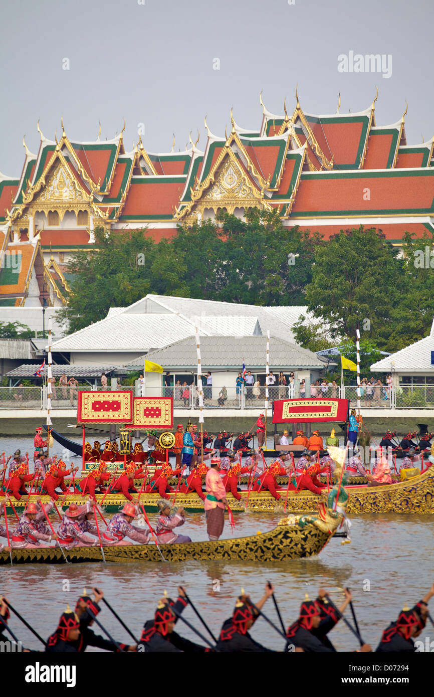Royal barge procession on the Chao Phraya river in Bangkok, Thailand ...