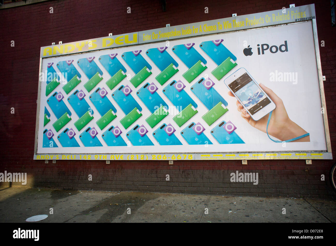 Billboard advertising itunes hi-res stock photography and images - Alamy
