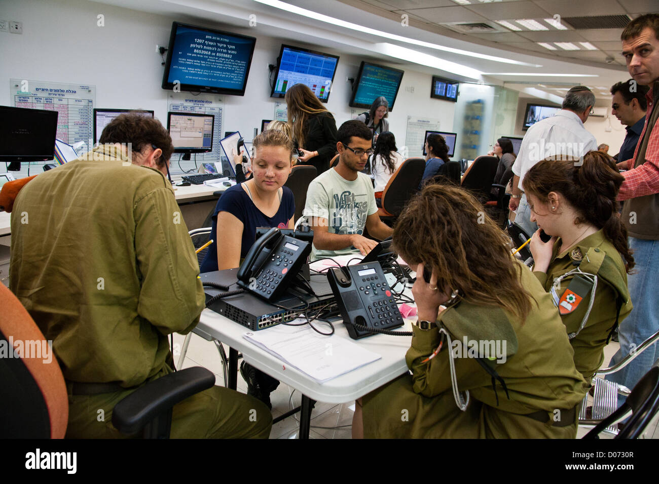 Ashdod, Israel. 19th Nov, 2012. IDF soldiers reinforce the Ashdod ...