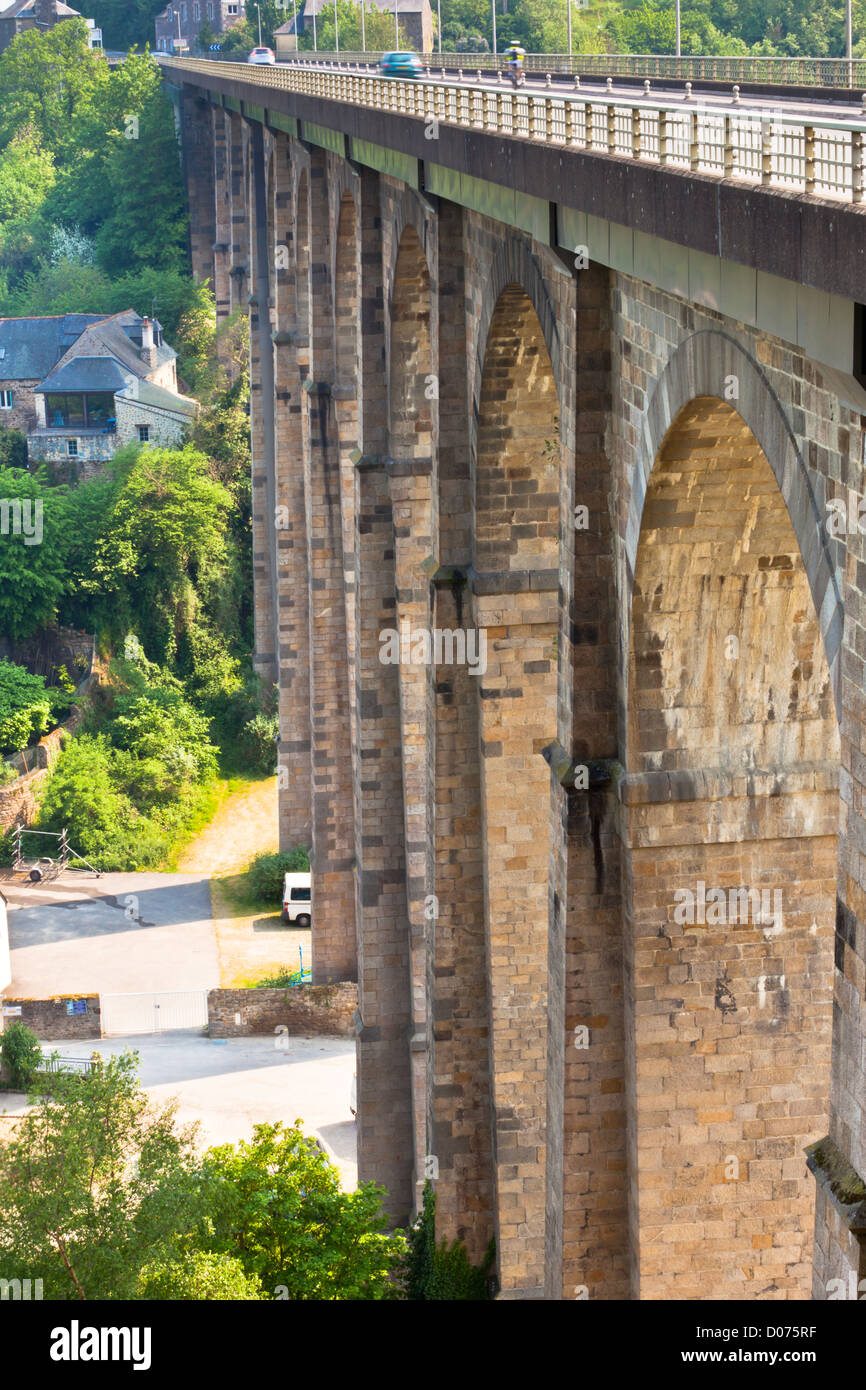 Bridge with archs hi-res stock photography and images - Alamy