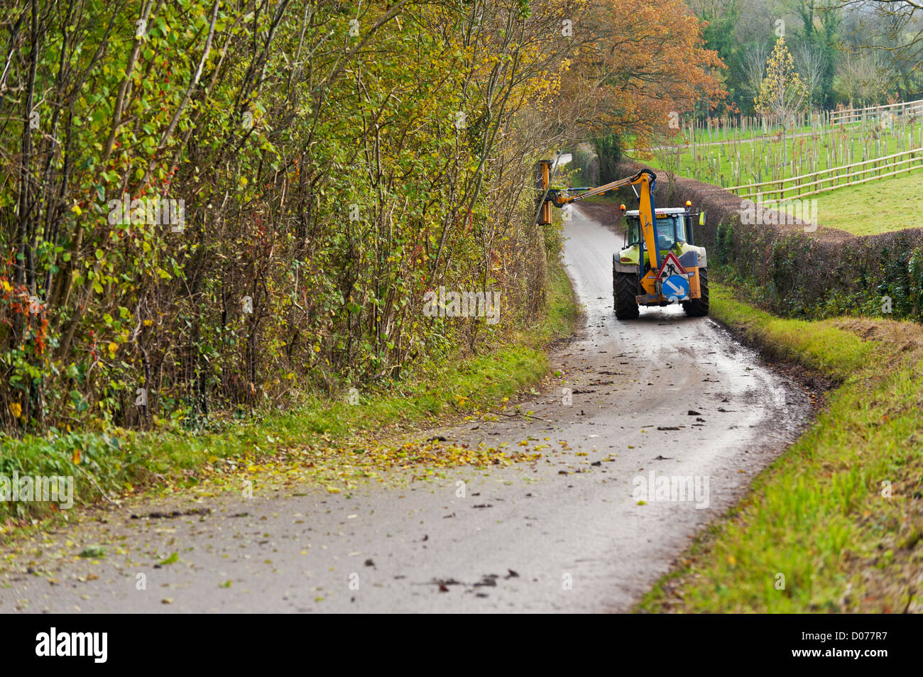Tractor hedge cutting hi-res stock photography and images - Alamy