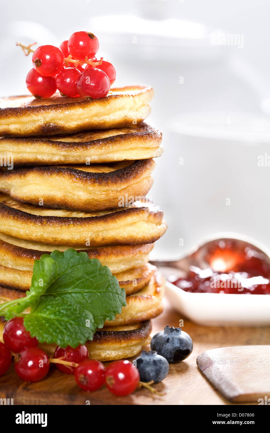 Stack of freshly prepared pancakes Stock Photo - Alamy