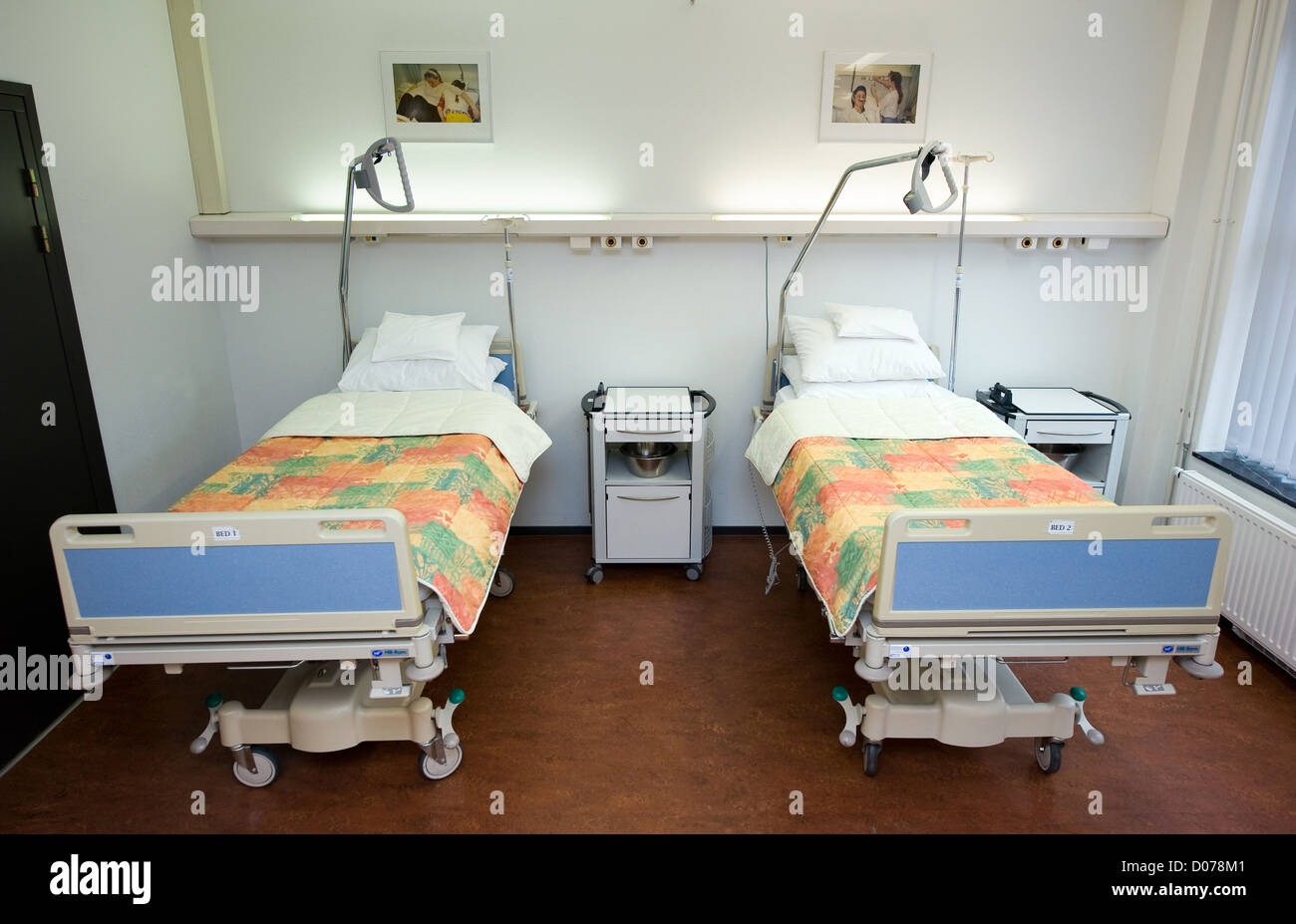 Hospital room two beds hi-res stock photography and images - Alamy