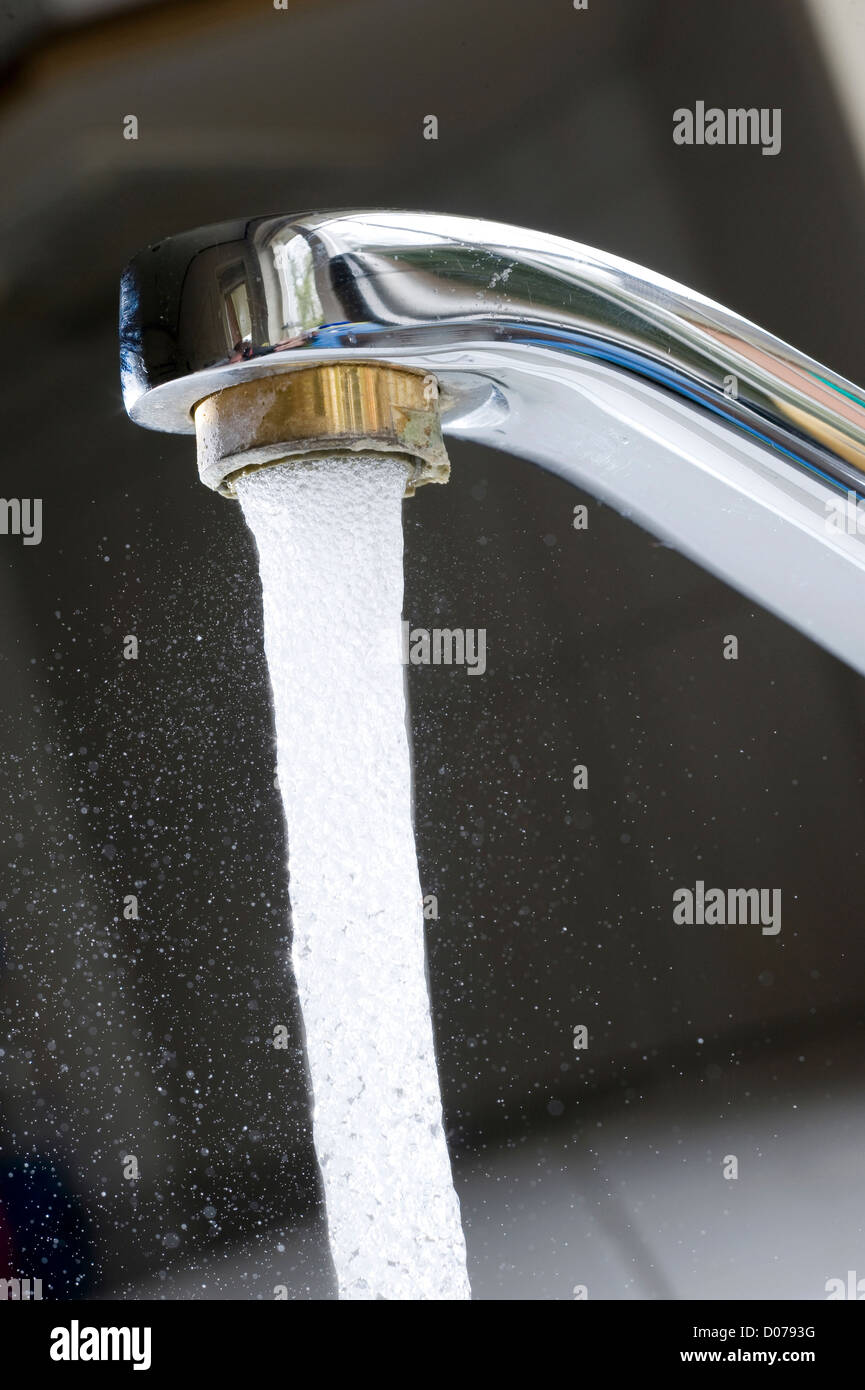 Water flowing from a tap hi-res stock photography and images - Alamy