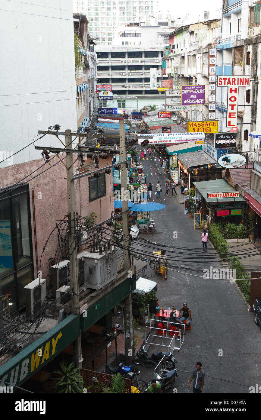 View onto a Soi at Sukhumvit Road in Bangkok, Thailand Stock Photo - Alamy