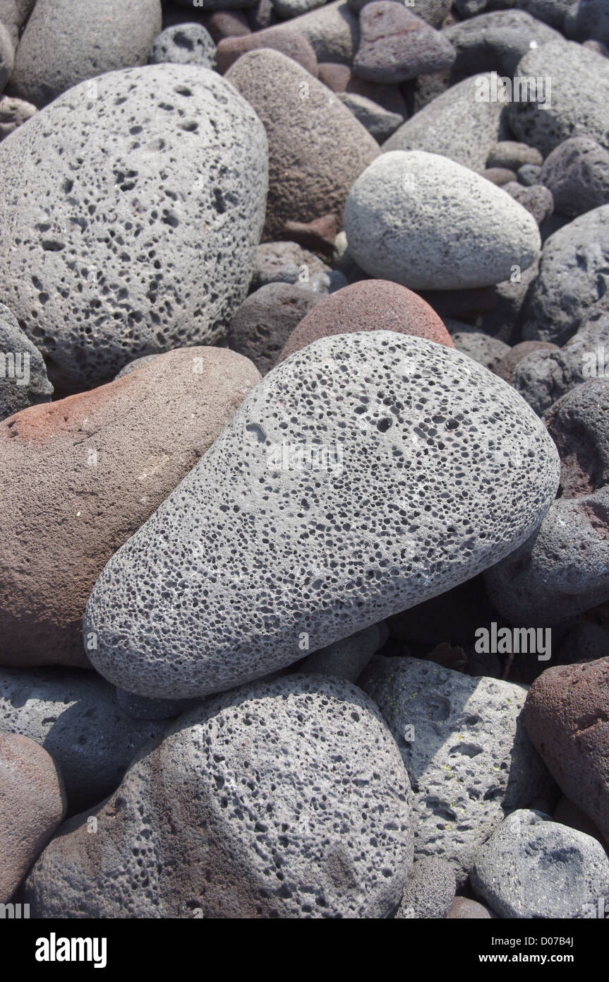 Lava rocks, rounded by the ocean at Napo'opo'o beach in Kealakekua Bay ...