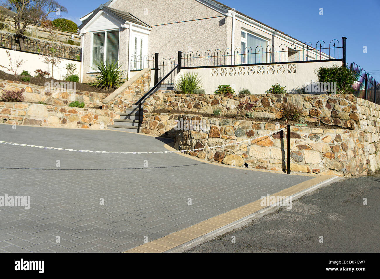 Driveway hi-res stock photography and images - Alamy