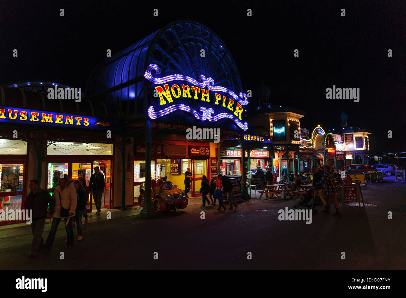 Blackpool at night hi-res stock photography and images - Alamy