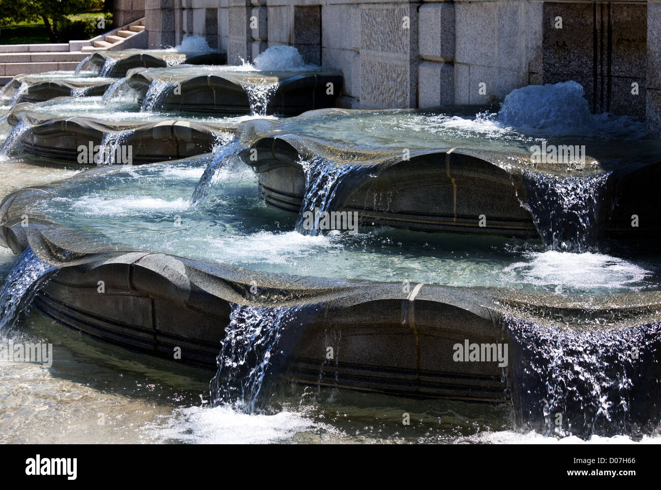 Water fountain cool hi-res stock photography and images - Alamy