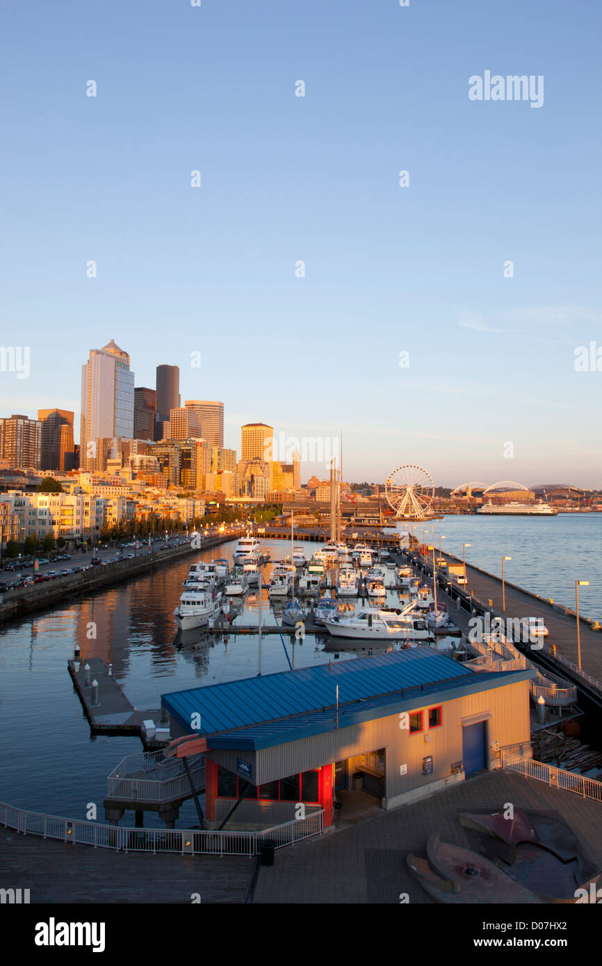 WA, Seattle, The Seattle Great Wheel, at Pier 57 on the waterfront ...