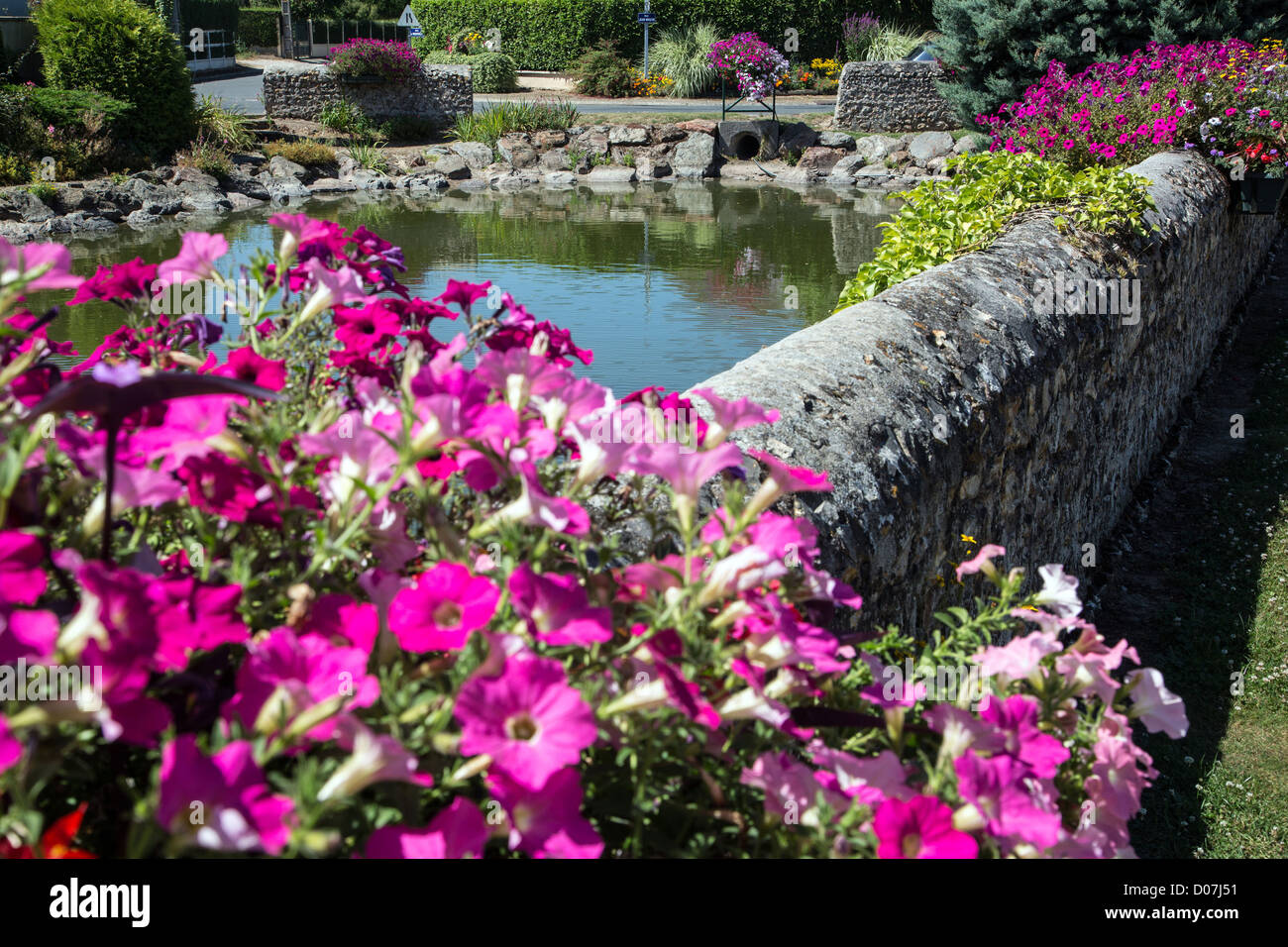 THE FLOWERING VILLAGE OF CINTRAY EURE-ET-LOIR (28) FRANCE Stock Photo ...
