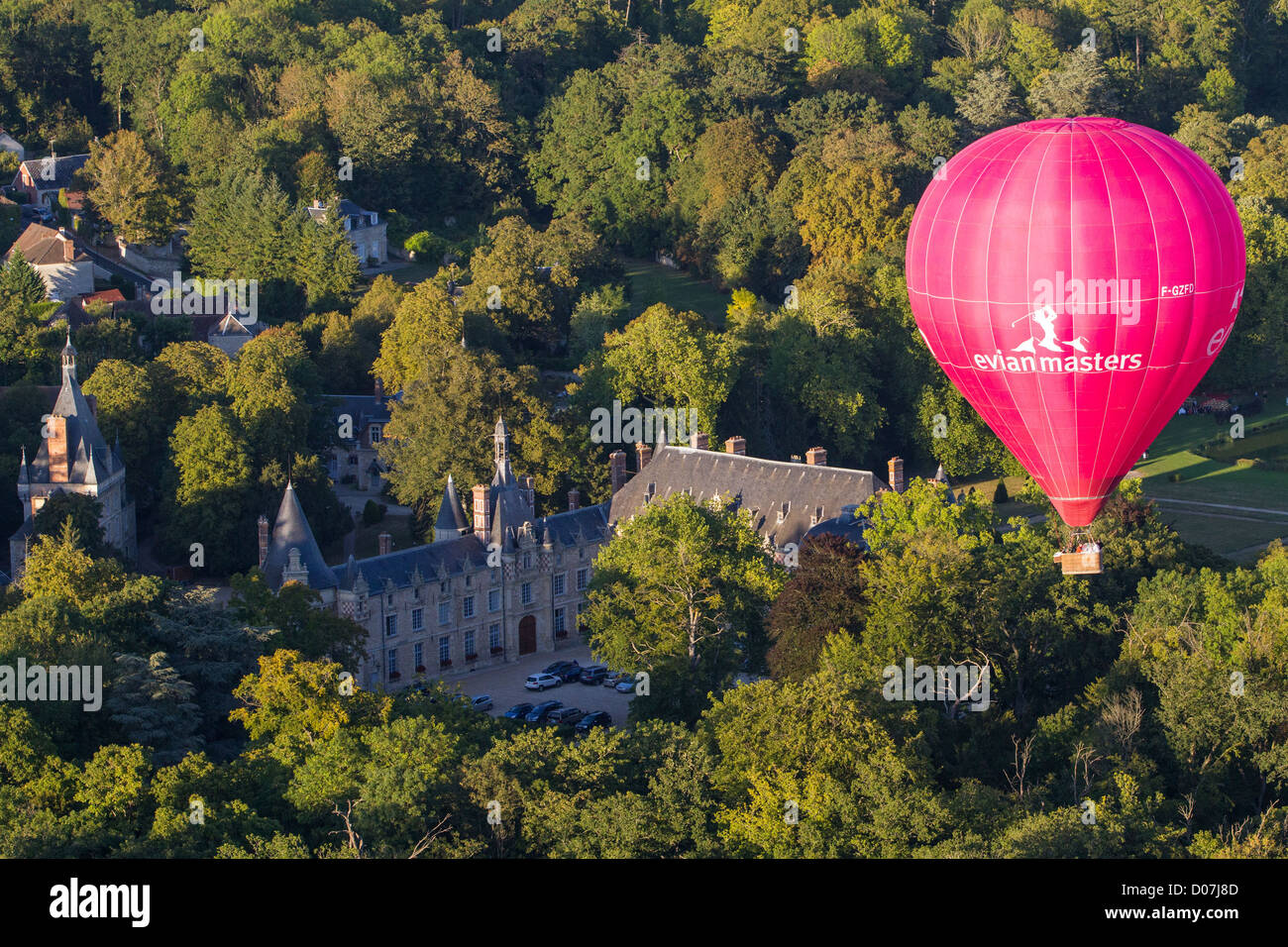 FLIGHT IN A HOT-AIR BALLOON OVER THE CHATEAU D'ESCLIMONT 4-STAR CHATEAU ...