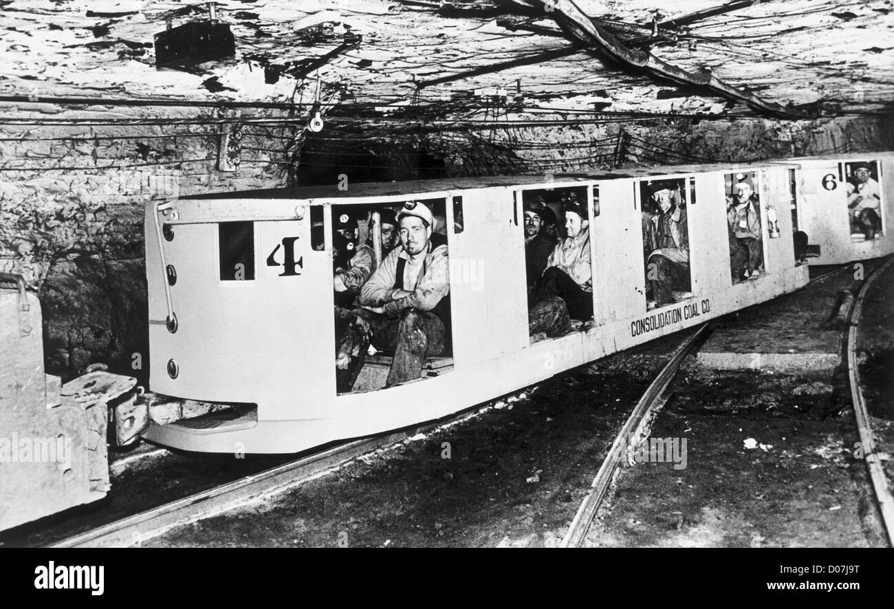 Coal miners underground hi-res stock photography and images - Alamy