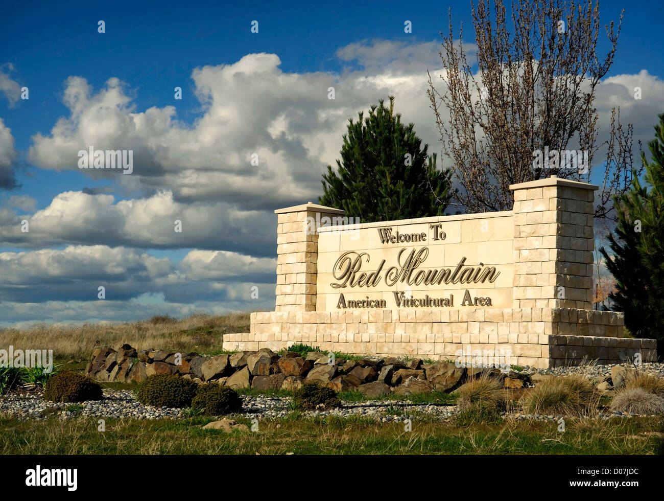 USA, Washington, Benton City. The Red Mountain AVA produces some of ...