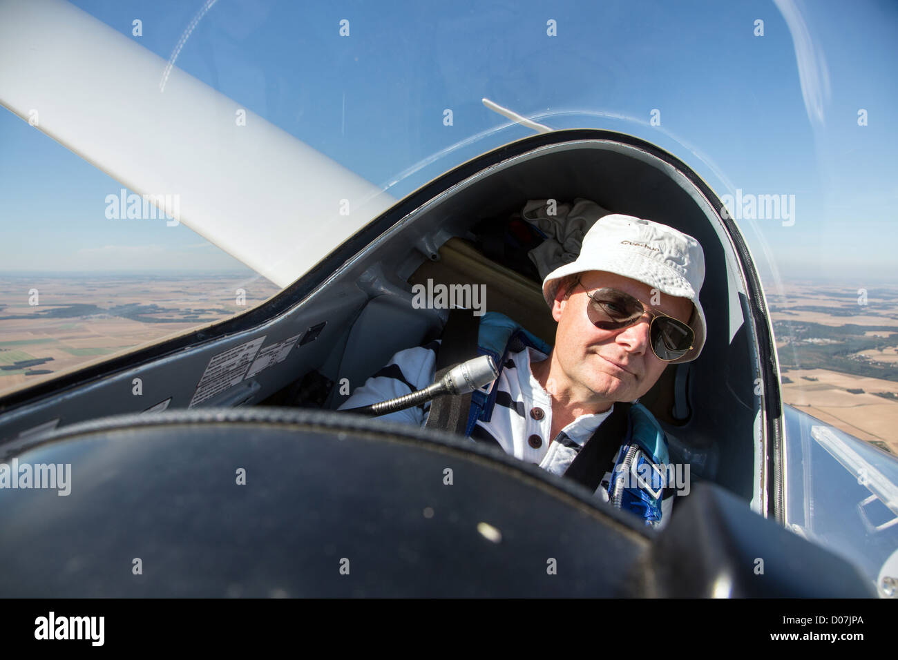 Glider flight hi-res stock photography and images - Alamy