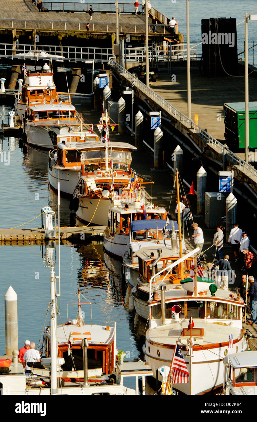 Bell street pier hi-res stock photography and images - Alamy