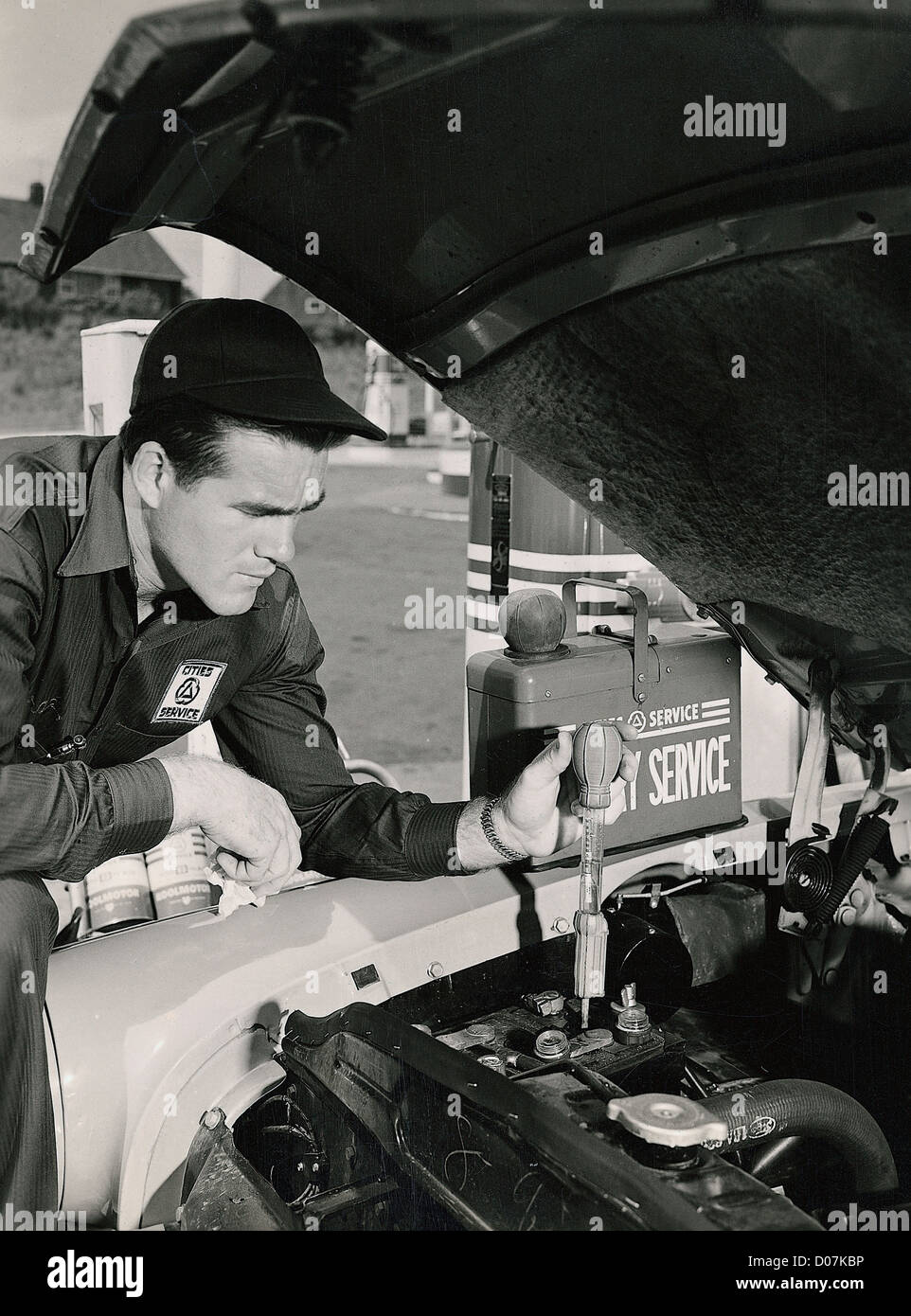 Vintage car mechanic hi-res stock photography and images - Alamy
