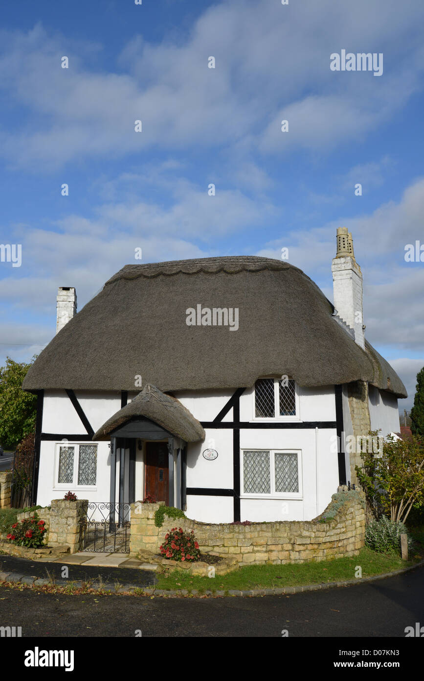 Village warwickshire cottages hi-res stock photography and images - Alamy