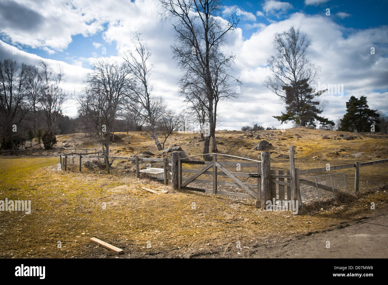 Old wooden field gate hi-res stock photography and images - Alamy