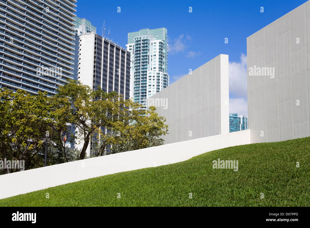 Skyline miami downtown and bayfront park hi-res stock photography and ...