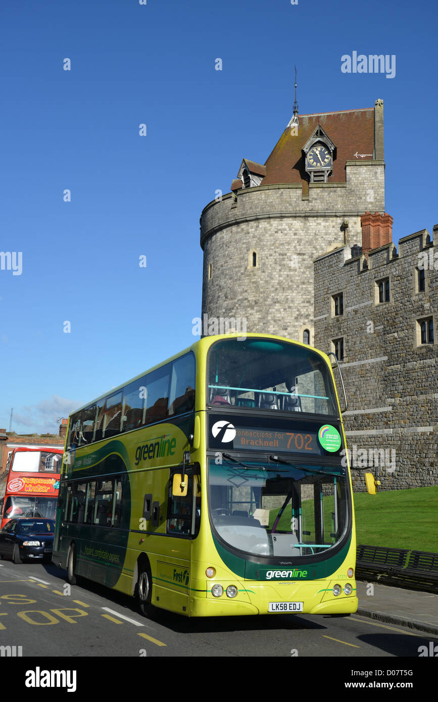 Windsor buses hi-res stock photography and images - Alamy