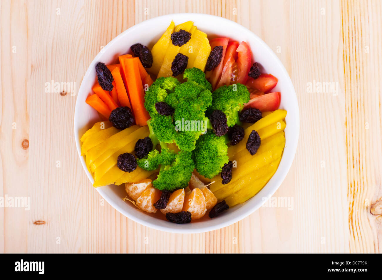 Upperdeck view fresh fruit and vegetable salad Stock Photo - Alamy
