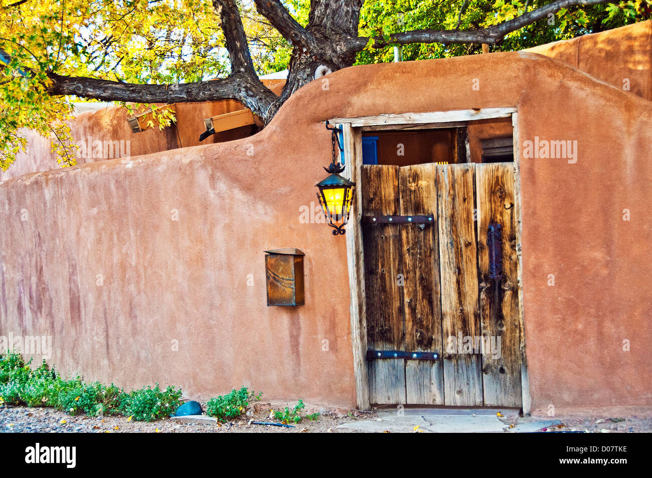 Adobe architectural style hi-res stock photography and images - Alamy