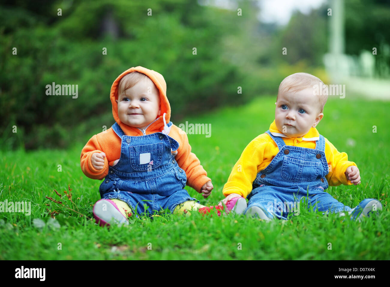 Very Cute Baby Twins Wallpaper