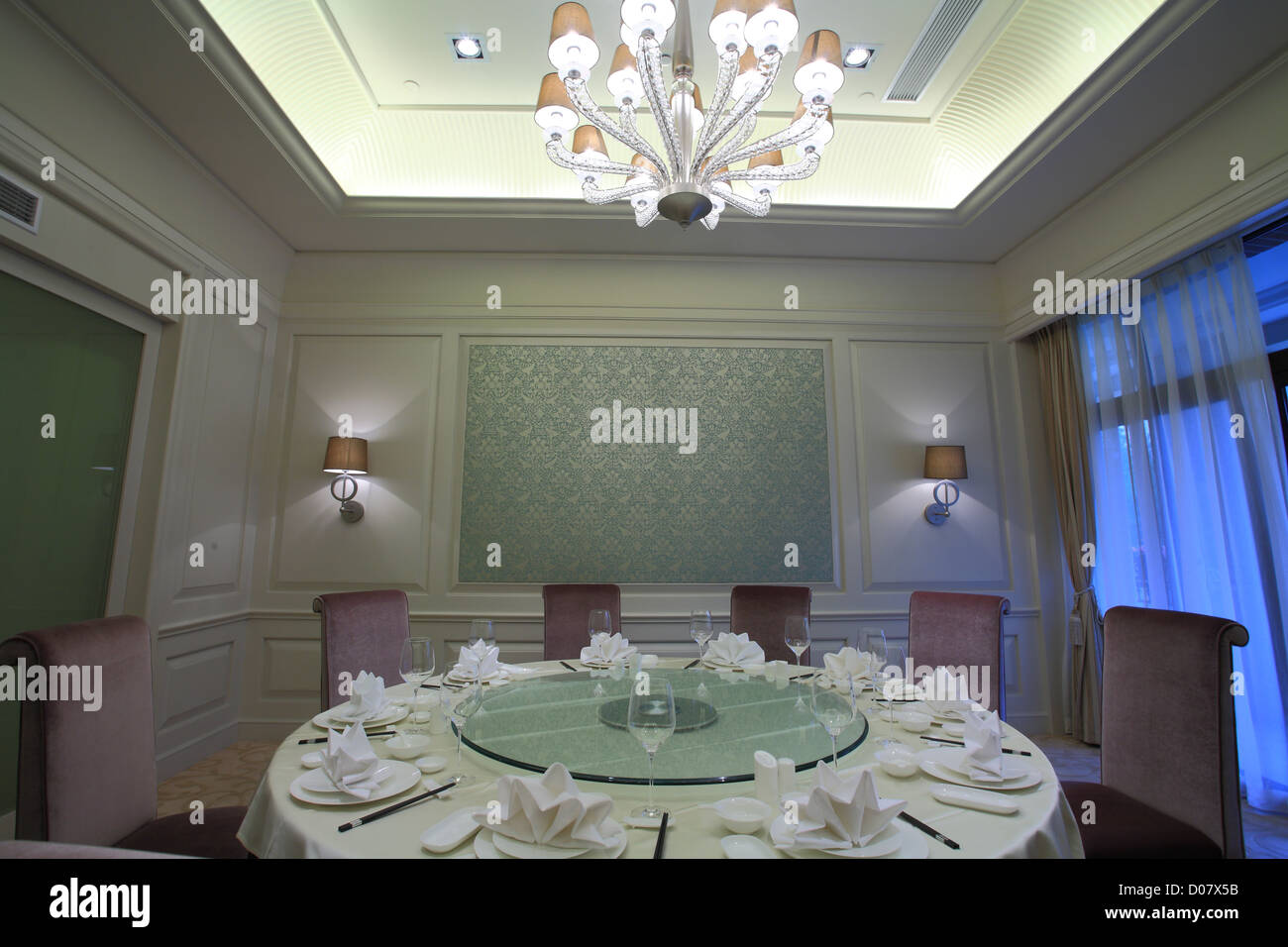 Luxury chinese interior design hi-res stock photography and images - Alamy