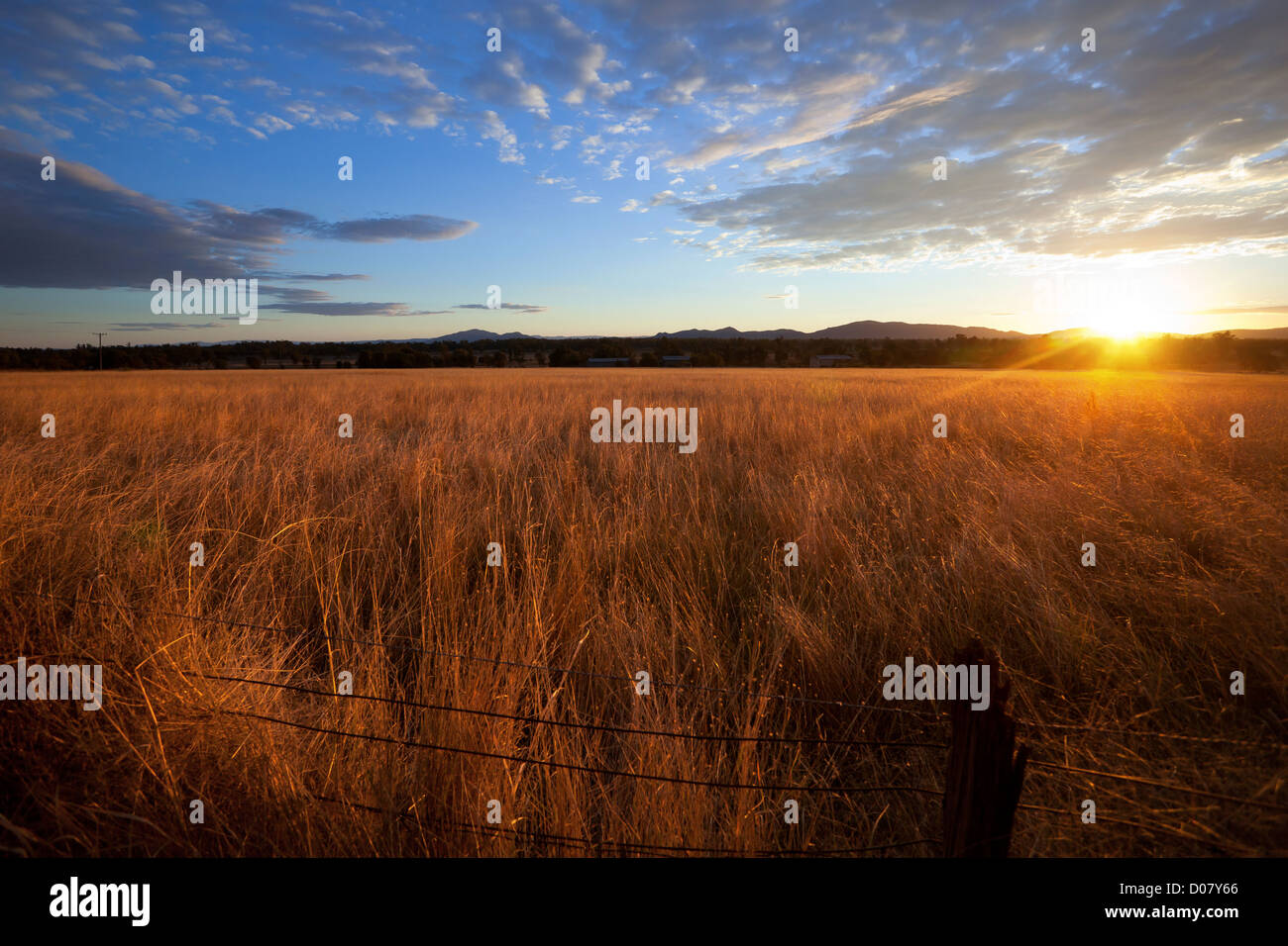 Arid mountain backdrop hi-res stock photography and images - Alamy