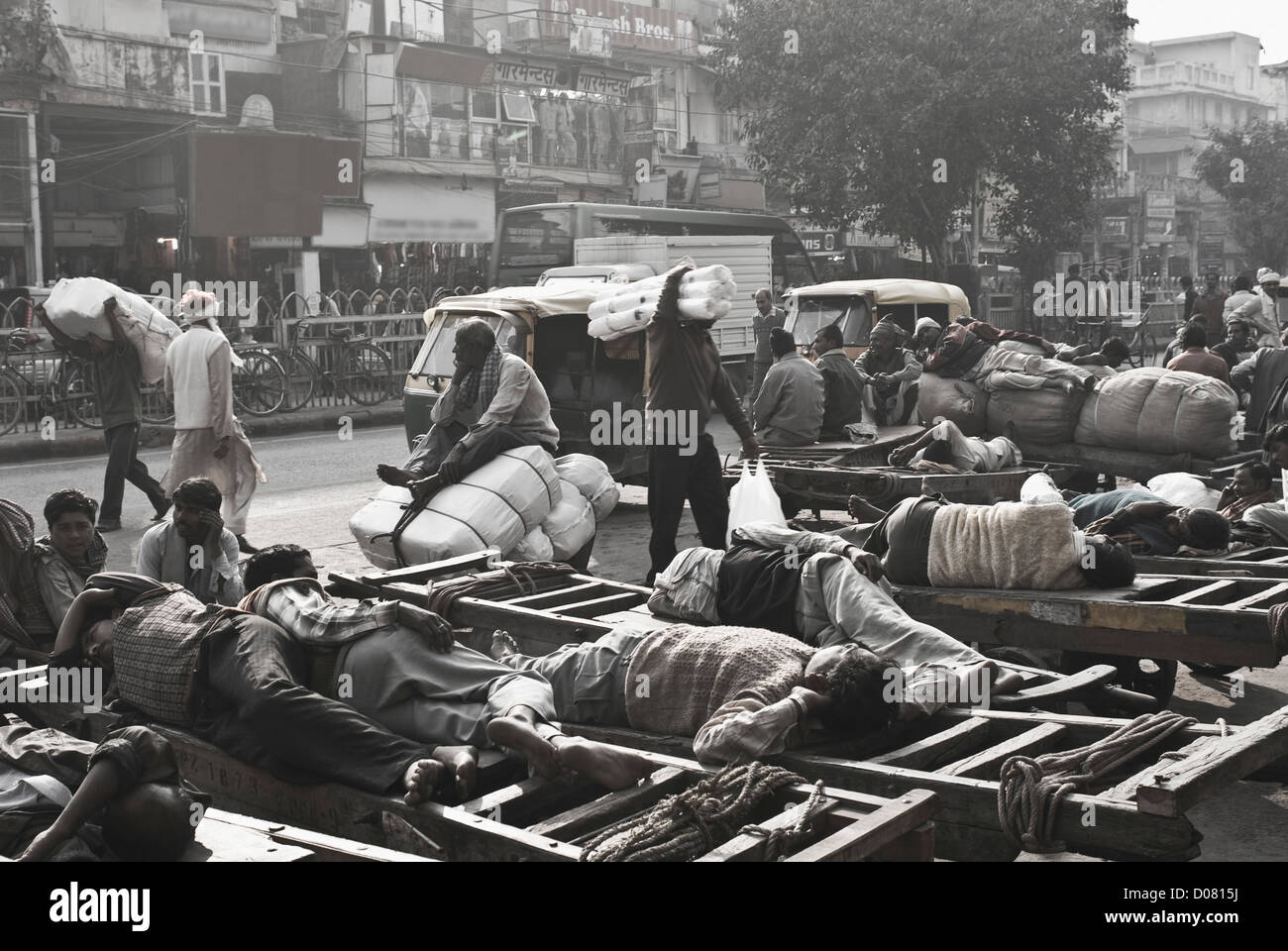 Push carts hi-res stock photography and images - Alamy