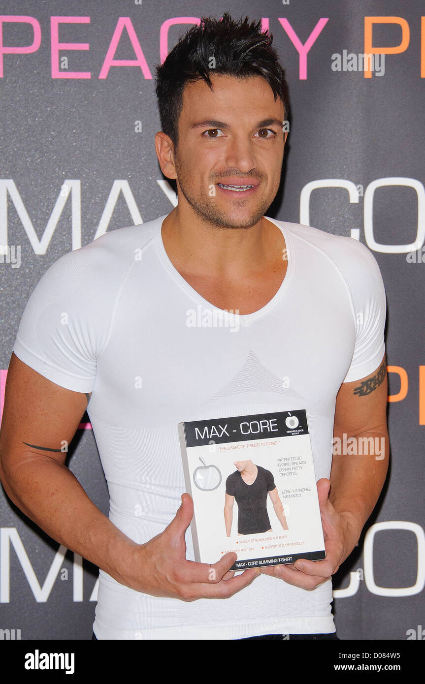 Peter Andre launches the Max-Core Muscle defining T-Shirt at Studio 8 ...