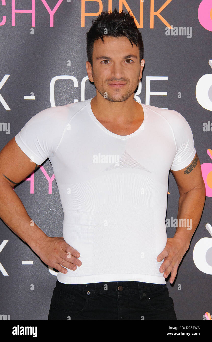 Peter Andre launches the Max-Core Muscle defining T-Shirt at Studio 8 ...