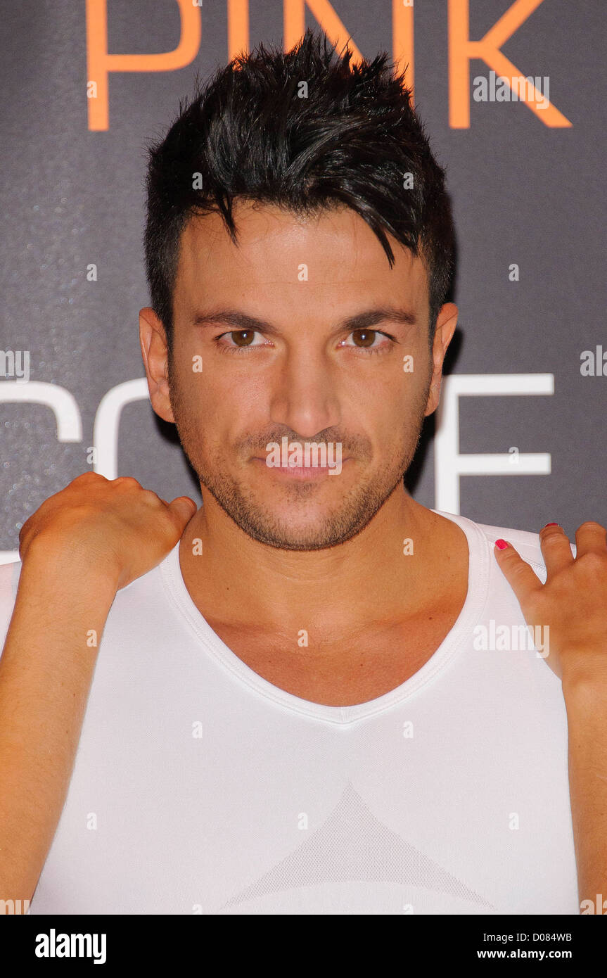 Peter Andre launches the Max-Core Muscle defining T-Shirt at Studio 8 ...
