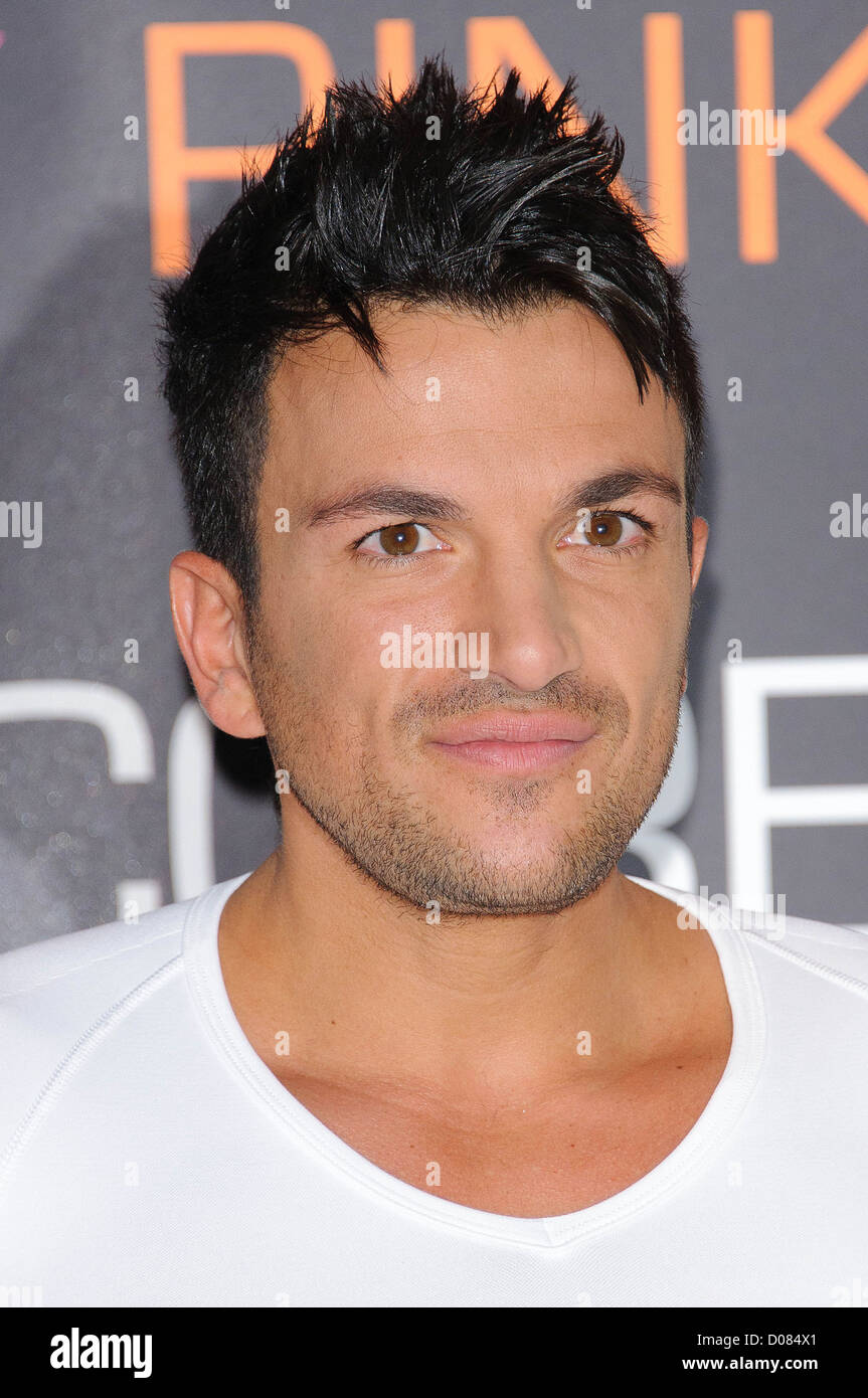Peter Andre launches the Max-Core Muscle defining T-Shirt at Studio 8 ...