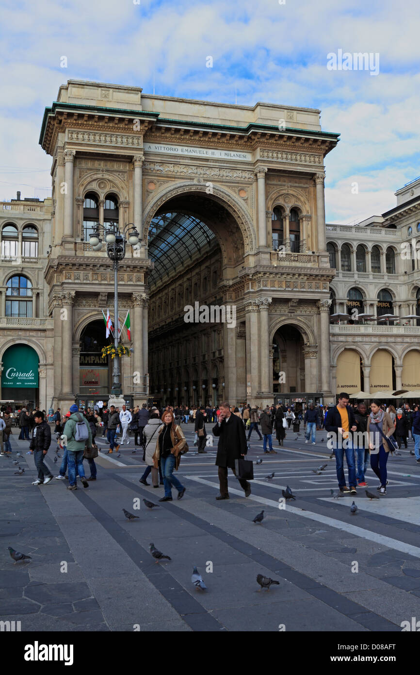 Duomo entrance hi-res stock photography and images - Alamy