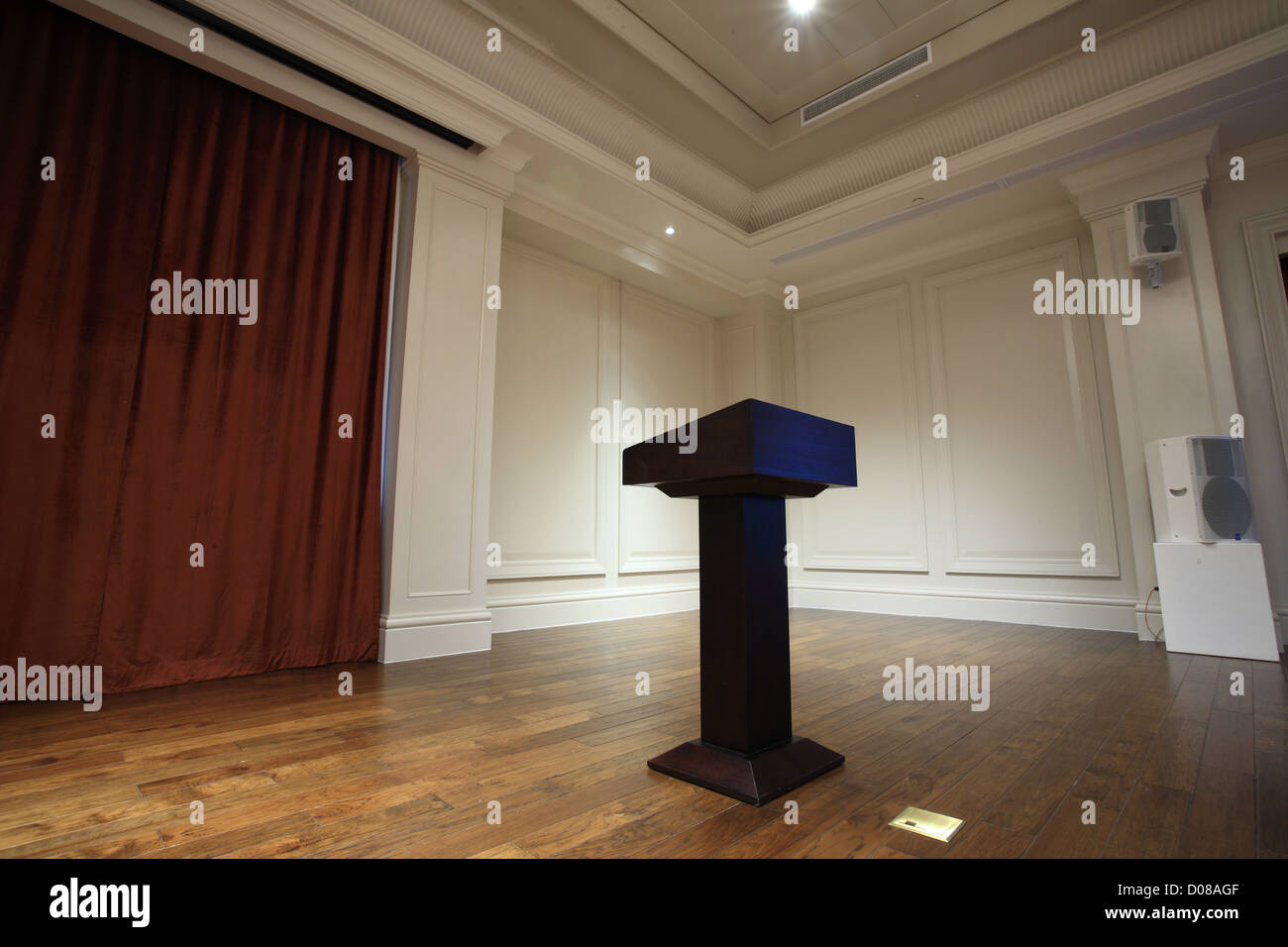 Empty podium press hi-res stock photography and images - Alamy